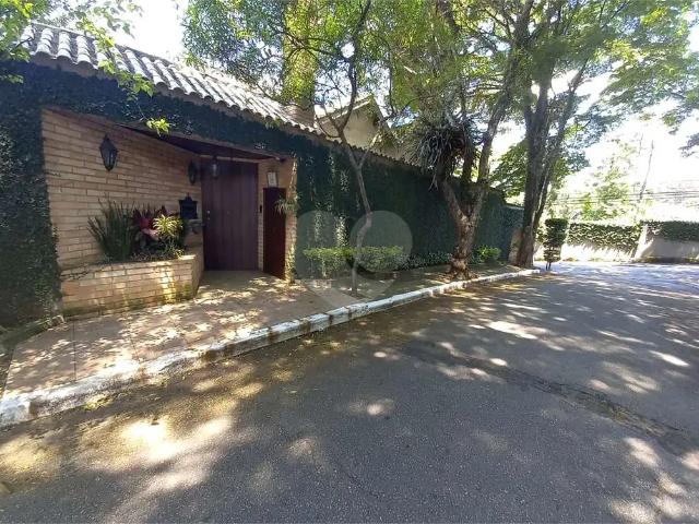 Casa / Sobrado para Venda em São Paulo/SP Tremembé 4 Quartos