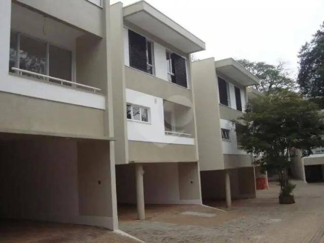 Casa / Sobrado para Venda em São Paulo/SP Tremembé 4 Quartos