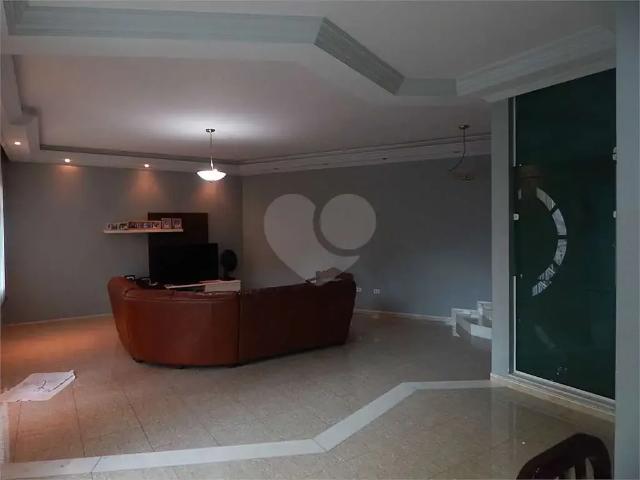 Casa / Sobrado para Venda em São Paulo/SP Tremembé 4 Quartos