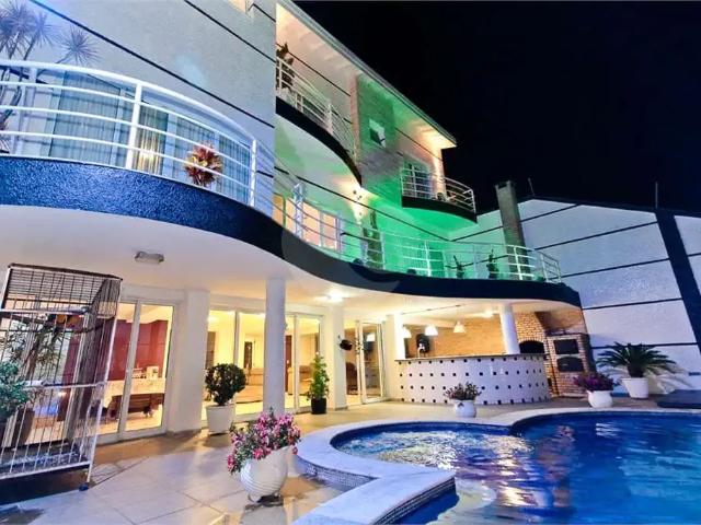Casa / Sobrado para Venda em São Paulo/SP Tremembé 4 Quartos