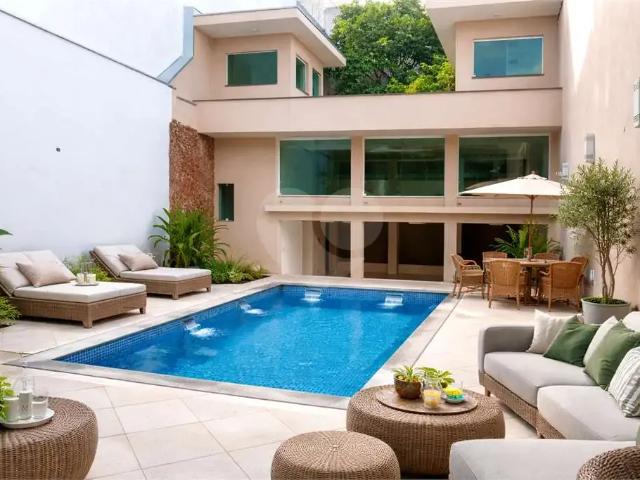 Casa / Sobrado para Venda em São Paulo/SP Tremembé 4 Quartos