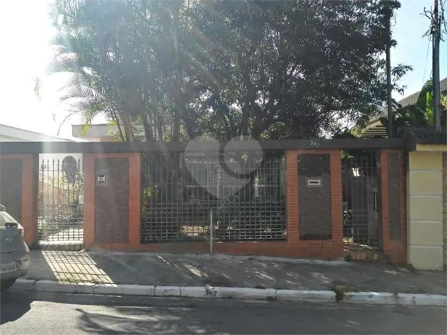 Casa / Sobrado para Venda em São Paulo/SP Tremembé 4 Quartos