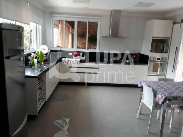 Casa / Sobrado para Venda em São Paulo/SP Tremembé 4 Quartos