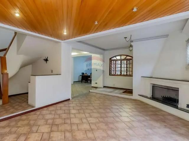 Casa / Sobrado para Venda em São Paulo/SP Tremembé 5 Quartos