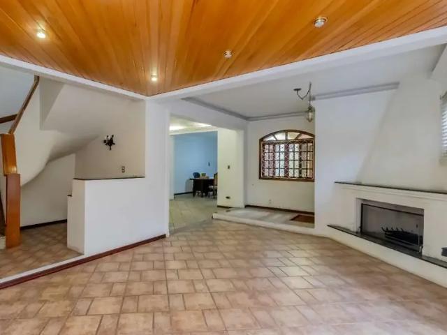 Casa / Sobrado para Venda em São Paulo/SP Tremembé 5 Quartos
