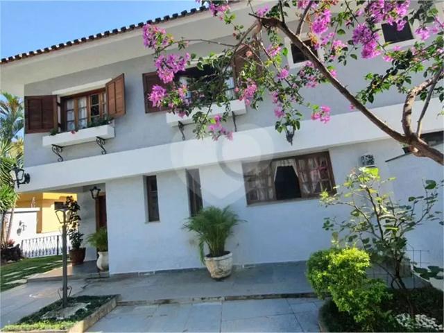 Casa / Sobrado para Venda em São Paulo/SP Tremembé 5 Quartos