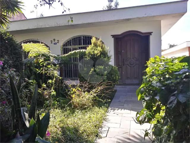 Casa / Sobrado para Venda em São Paulo/SP Tremembé 5 Quartos