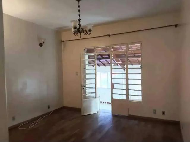 Casa / Sobrado para Venda em São Paulo/SP Tremembé 5 Quartos
