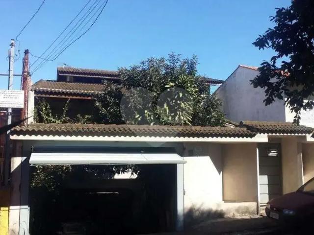 Casa / Sobrado para Venda em São Paulo/SP Tremembé 5 Quartos