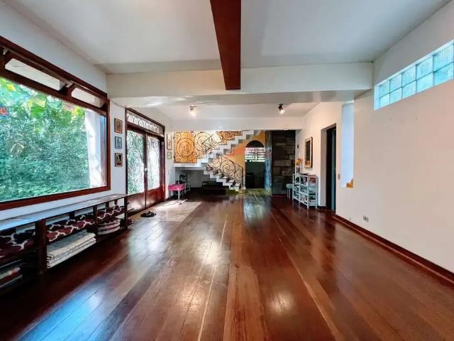 Casa / Sobrado para Venda em São Paulo/SP Tremembé 6 Quartos