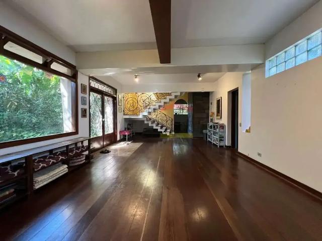 Casa / Sobrado para Venda em São Paulo/SP Tremembé 6 Quartos