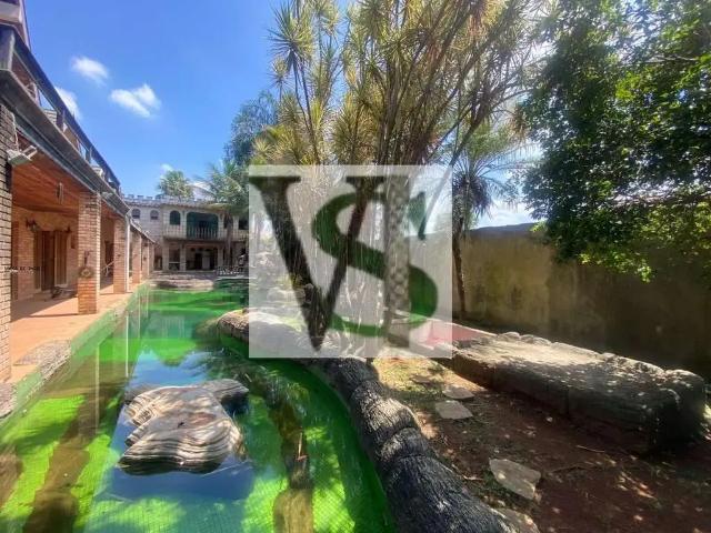 Casa / Sobrado para Venda em São Paulo/SP Tremembé 8 Quartos