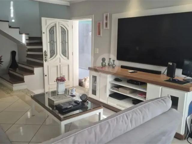 Casa / Sobrado para Venda em São Paulo/SP Tremembé 3 Quartos