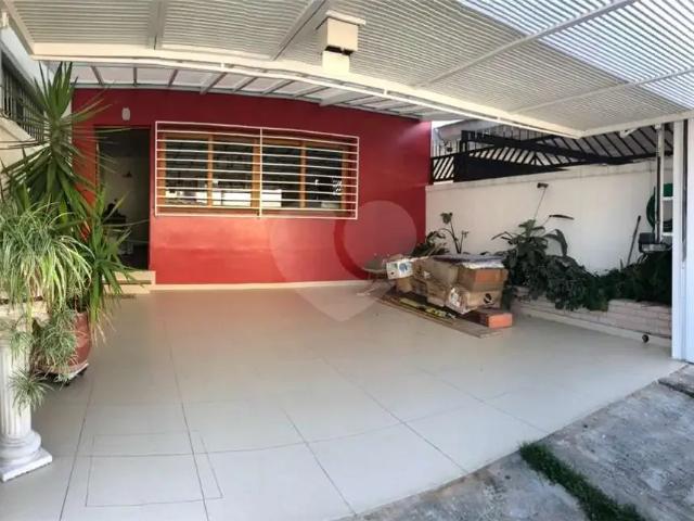 Casa / Sobrado para Venda em São Paulo/SP Tremembé 3 Quartos