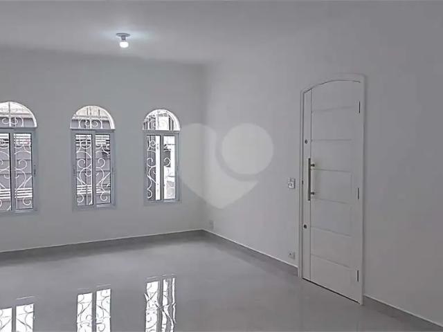Casa / Sobrado para Venda em São Paulo/SP Tremembé 3 Quartos