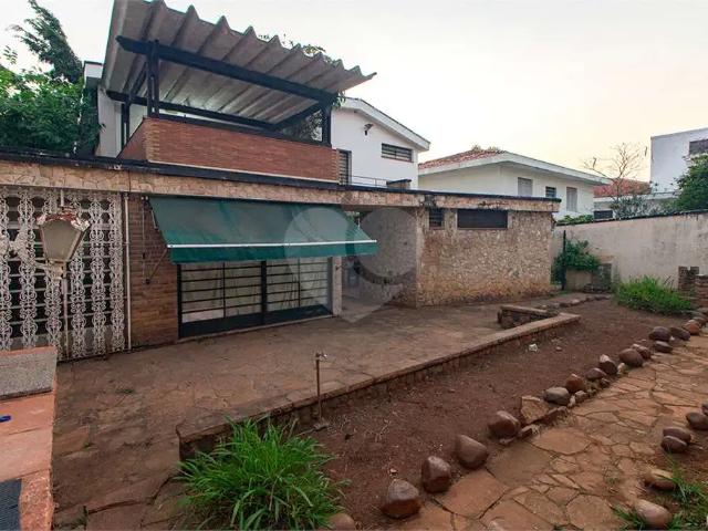 Casa / Sobrado para Venda em São Paulo/SP Vila Madalena 3 Quartos