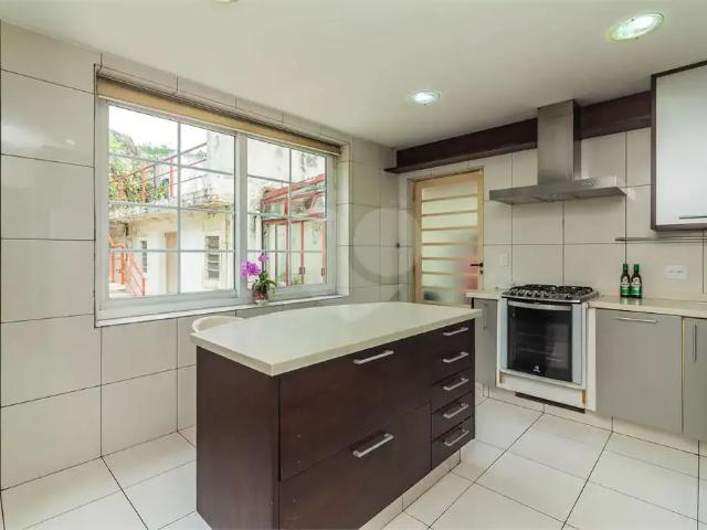 Casa / Sobrado para Venda em São Paulo/SP Vila Madalena 4 Quartos