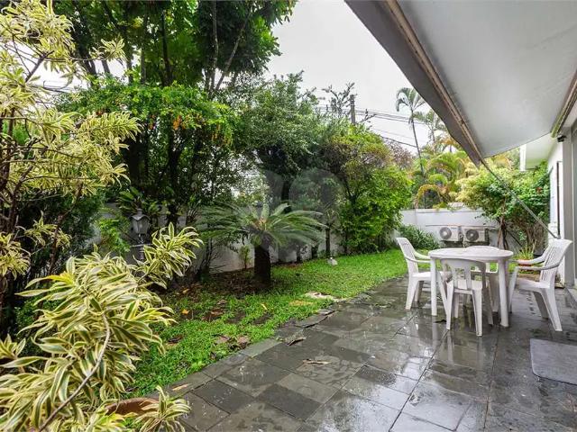 Casa / Sobrado para Venda em São Paulo/SP Vila Madalena 4 Quartos