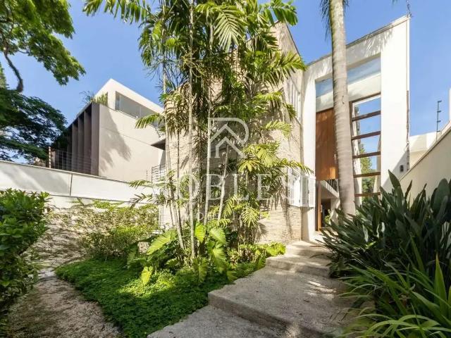 Casa / Sobrado para Venda em São Paulo/SP Vila Nova Conceição 4 Quartos