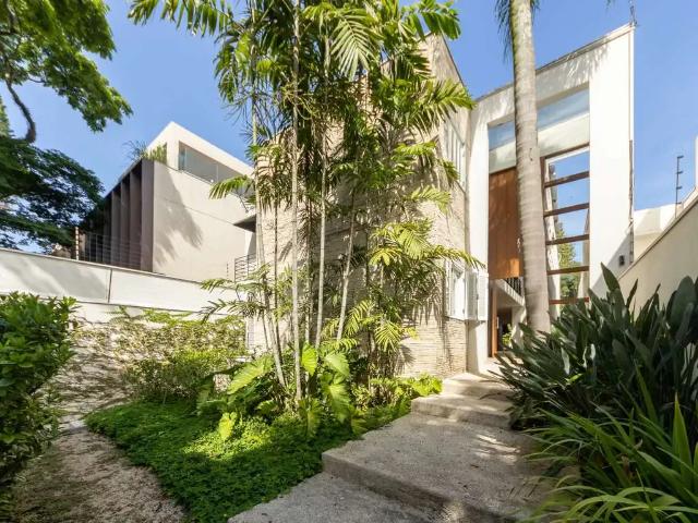 Casa / Sobrado para Venda em São Paulo/SP Vila Nova Conceição 4 Quartos