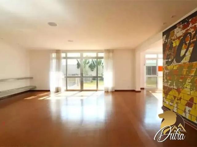 Casa / Sobrado para Venda em São Paulo/SP Vila Nova Conceição 5 Quartos