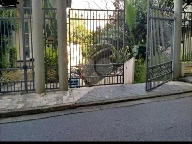 Casa / Sobrado para Venda em São Paulo/SP Tremembé 6 Quartos