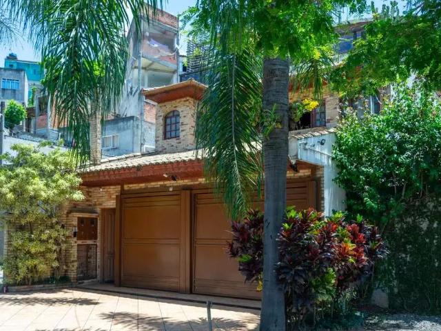 Casa / Sobrado para Venda em São Paulo/SP Vila Andrade 4 Quartos