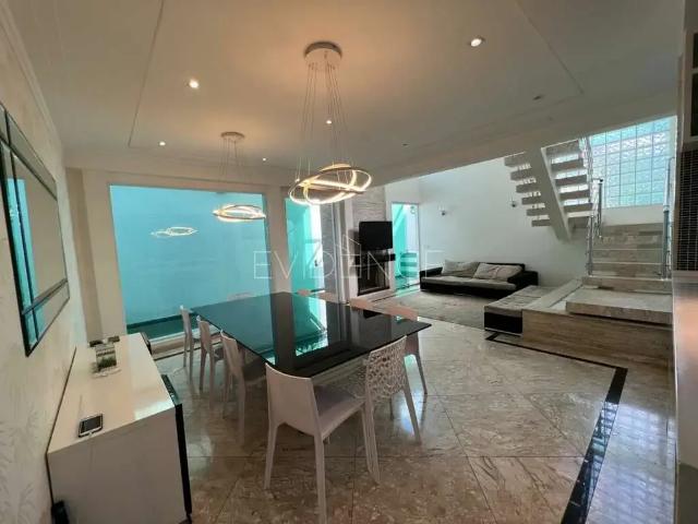 Casa / Sobrado para Venda em São Paulo/SP Vila Carrão 4 Quartos