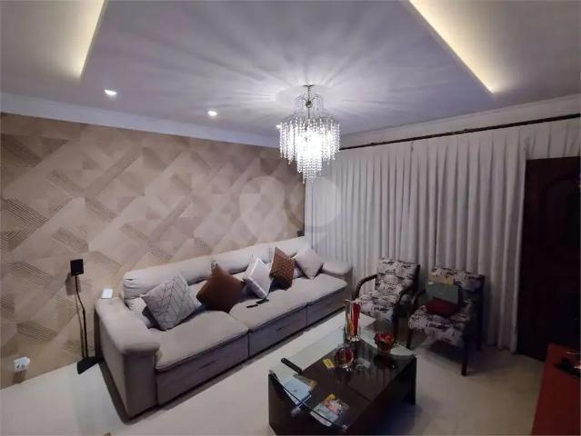 Casa / Sobrado para Venda em São Paulo/SP Vila Carrão 4 Quartos