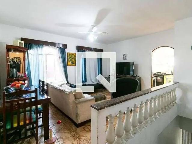 Casa / Sobrado para Venda em São Paulo/SP Vila Carrão 6 Quartos