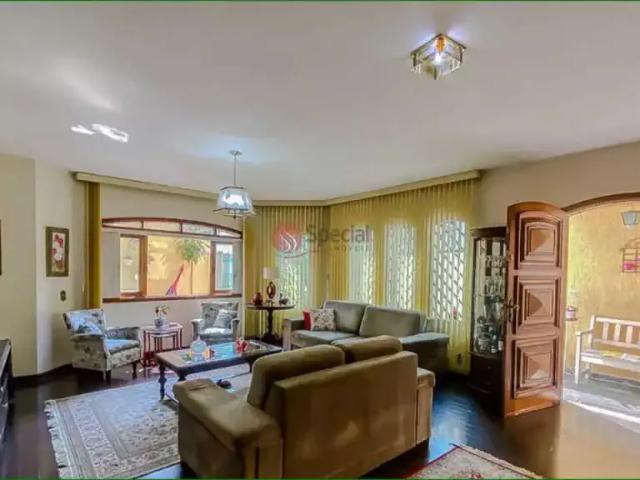 Casa / Sobrado para Venda em São Paulo/SP Vila Carrão 6 Quartos