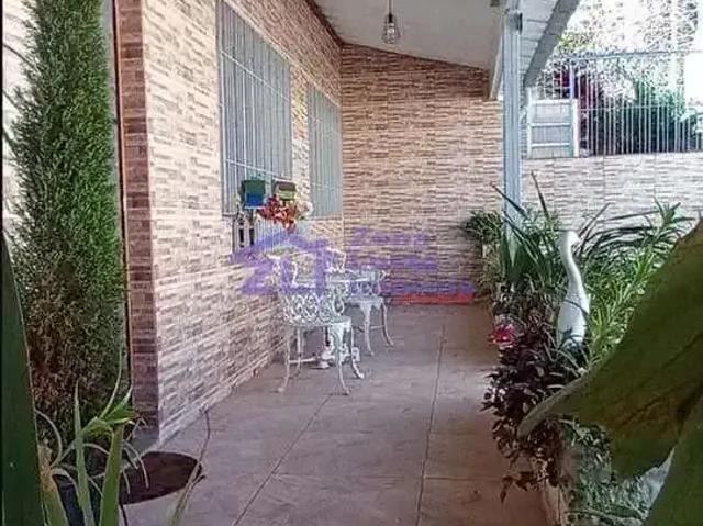 Casa / Sobrado para Venda em São Paulo/SP Vila Carrão 6 Quartos