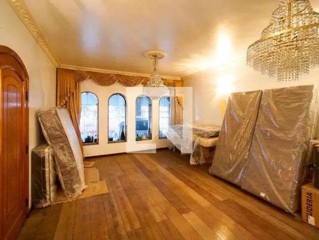 Casa / Sobrado para Venda em São Paulo/SP Vila Carrão 8 Quartos