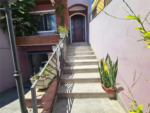 Casa / Sobrado para Venda em São Paulo/SP Vila Carrão 3 Quartos