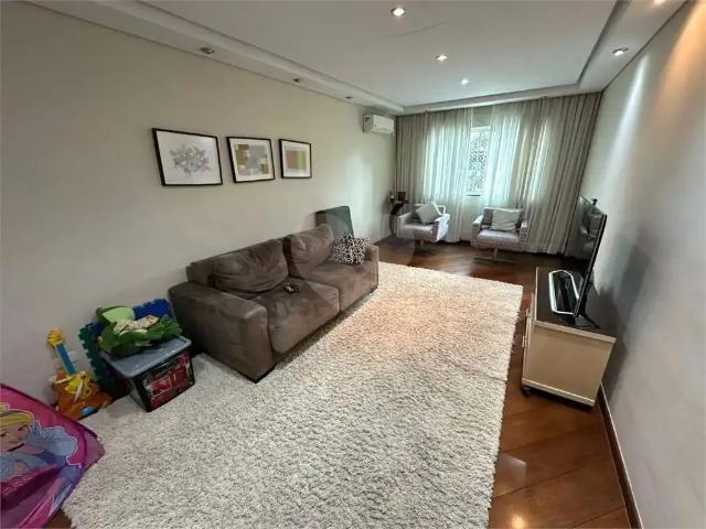 Casa / Sobrado para Venda em São Paulo/SP Vila Carrão 3 Quartos