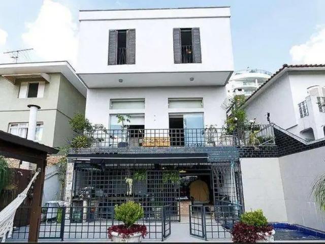 Casa / Sobrado para Venda em São Paulo/SP Vila Sônia 5 Quartos