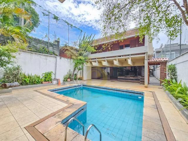 Casa / Sobrado para Venda em São Paulo/SP Alto da Boa Vista 5 Quartos