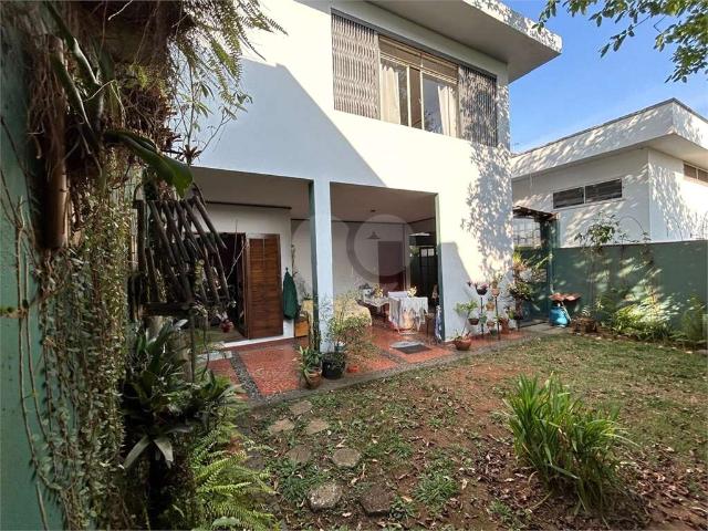 Casa / Sobrado para Venda em São Paulo/SP Alto da Boa Vista 5 Quartos