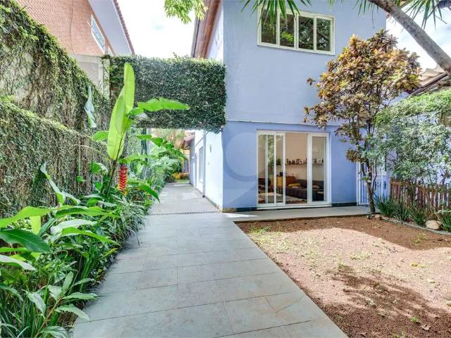 Casa / Sobrado para Venda em São Paulo/SP Alto da Boa Vista 2 Quartos