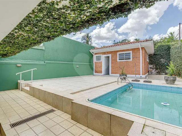Casa / Sobrado para Venda em São Paulo/SP Alto da Boa Vista 3 Quartos
