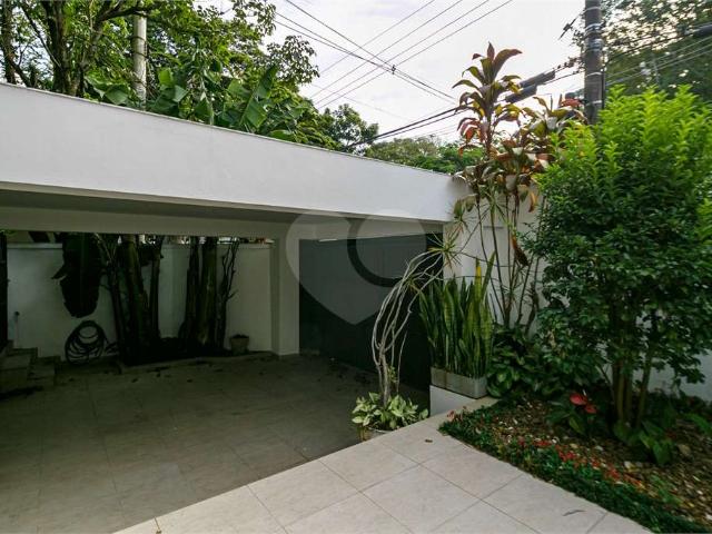 Casa / Sobrado para Venda em São Paulo/SP Alto da Boa Vista 3 Quartos