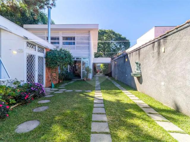 Casa / Sobrado para Venda em São Paulo/SP Alto da Boa Vista 3 Quartos