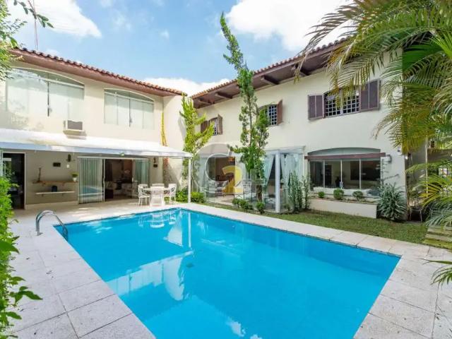 Casa / Sobrado para Venda em São Paulo/SP Alto de Pinheiros 4 Quartos