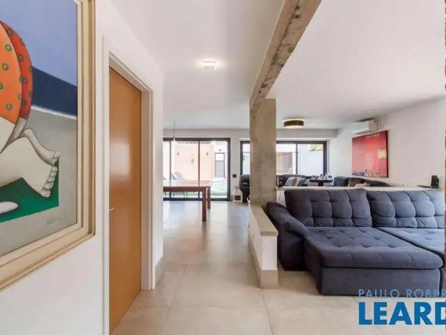 Casa / Sobrado para Venda em São Paulo/SP Alto de Pinheiros 4 Quartos