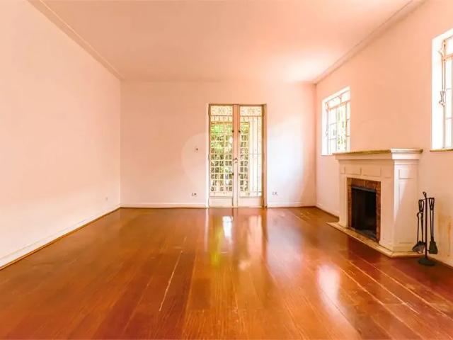 Casa / Sobrado para Venda em São Paulo/SP Alto de Pinheiros 4 Quartos