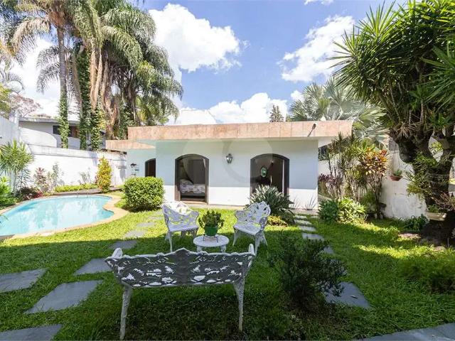 Casa / Sobrado para Venda em São Paulo/SP Alto de Pinheiros 4 Quartos