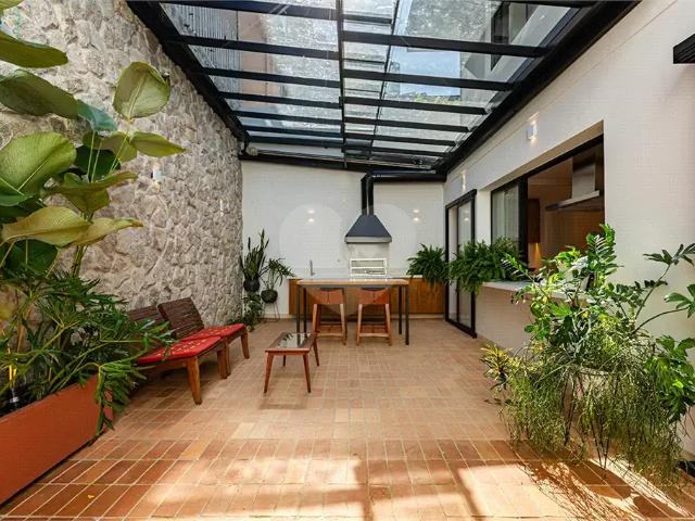 Casa / Sobrado para Venda em São Paulo/SP Alto de Pinheiros 4 Quartos