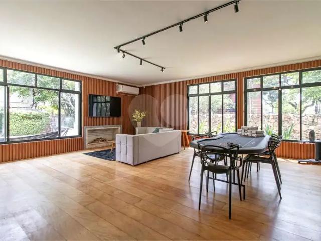 Casa / Sobrado para Venda em São Paulo/SP Alto de Pinheiros 4 Quartos