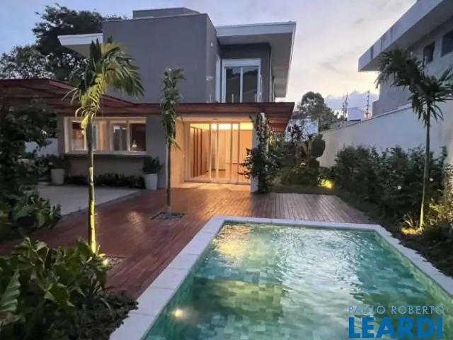 Casa / Sobrado para Venda em São Paulo/SP Alto de Pinheiros 4 Quartos