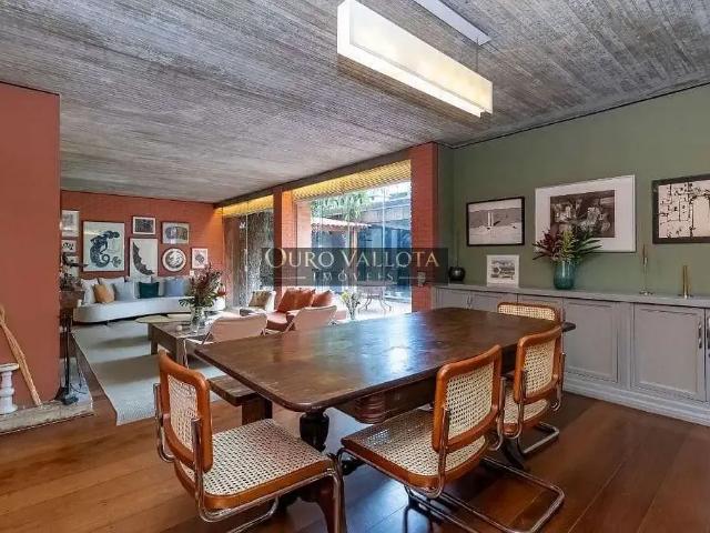 Casa / Sobrado para Venda em São Paulo/SP Alto de Pinheiros 4 Quartos